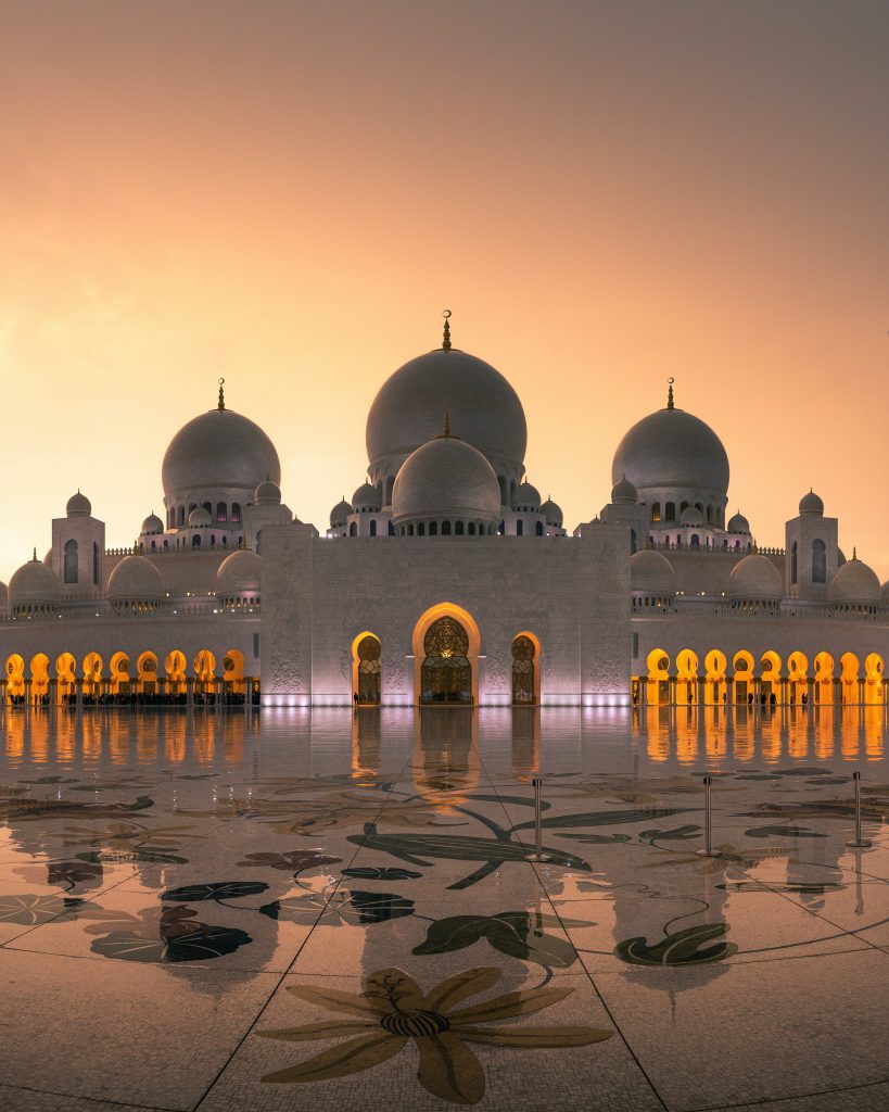 The 10 most beautiful mosques in the East - GoPillar News